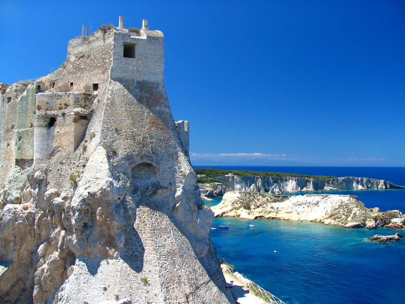 Alla Scoperta delle Isole Tremiti: Paradiso del Mare Adriatico – Italia ...