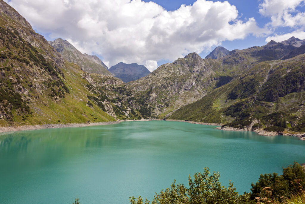 Scopri le Alpi Orobie: Un Viaggio tra Natura e Cultura – Italia Delight